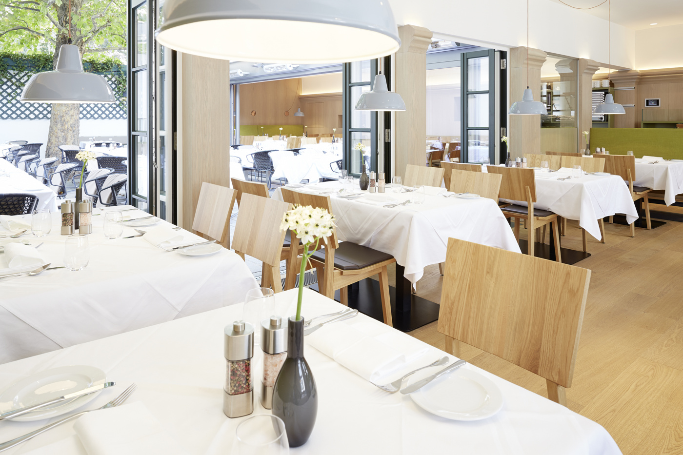 Plachutta Nussdorf | Viennese Cuisine in a Scenic Garden Setting